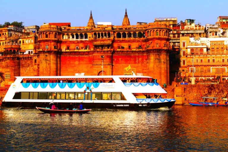 Experience Varanasi with Alaknanda: A Luxury Cruise