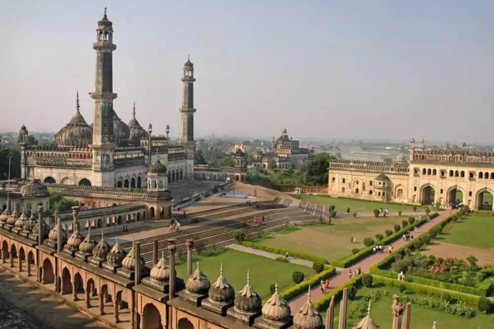 Bara Imambara, Lucknow: Timings, Entry Fee, Architecture - Tusk Travel Blog Bara Imambara, Lucknow: Timings, Entry Fee, Architecture - Tusk Travel Blog