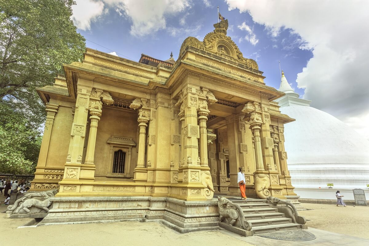 10 Temples in Colombo: A Spiritual Journey